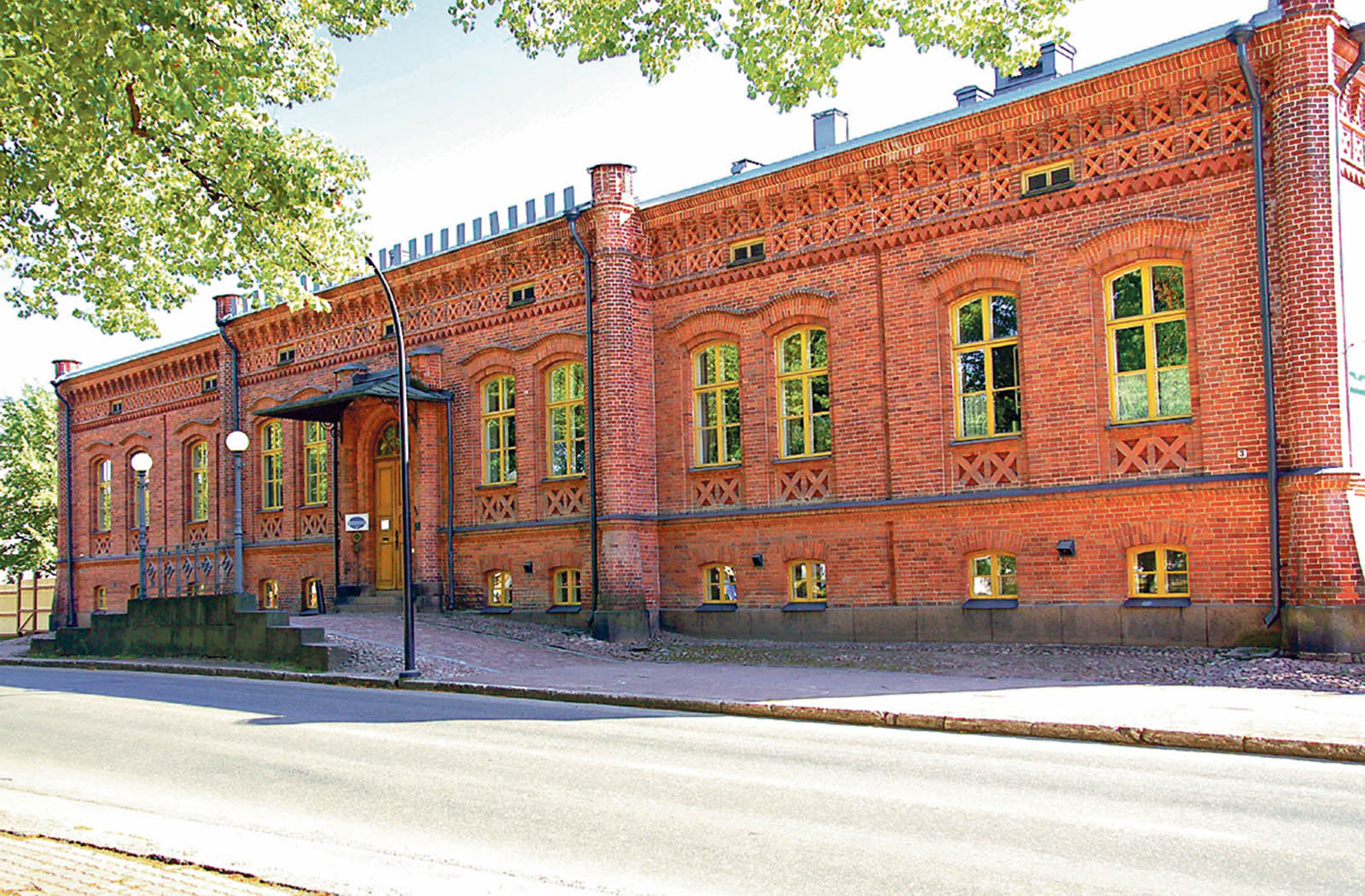 Kapeet Oy luopuu Varuskuntakerhosta - Reimari